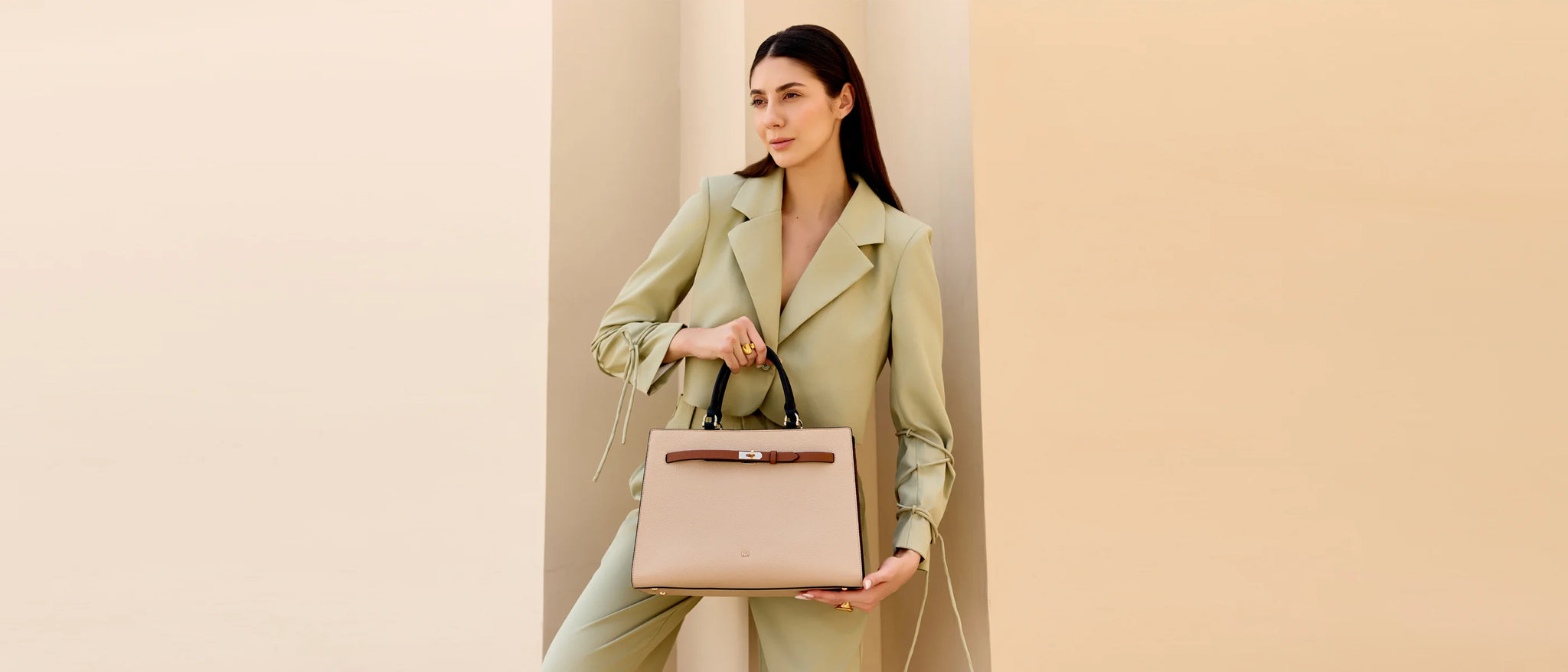 Explore Trendy Women’s Bella Collection Handbags| HIE